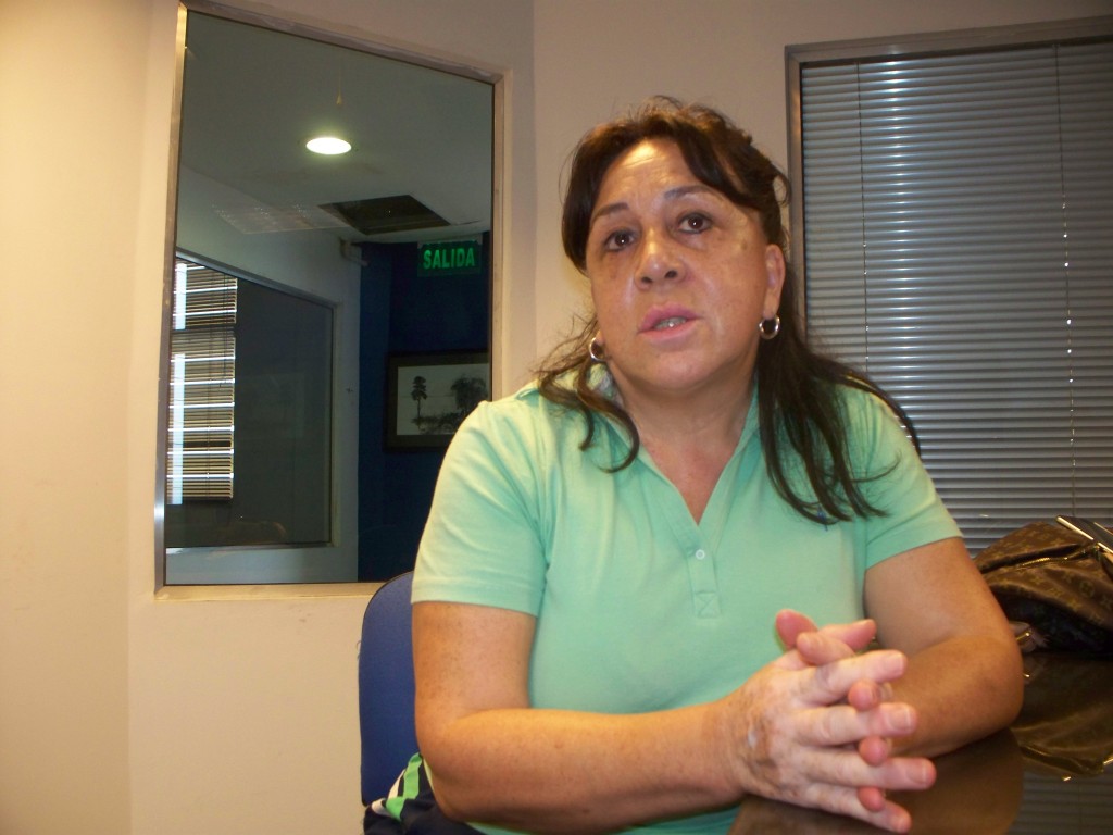 "Mamá Canguro" quiere desafiar la tradición en los cuidados del bebé ...