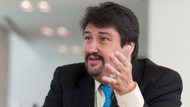Closs apoyó la ley de mercado de capitales pero exigió que se ...