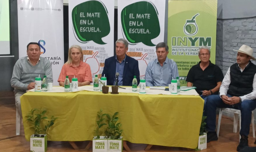 Mate en la Escuela | Entregarán mates autocebantes, dispenser de agua y ...