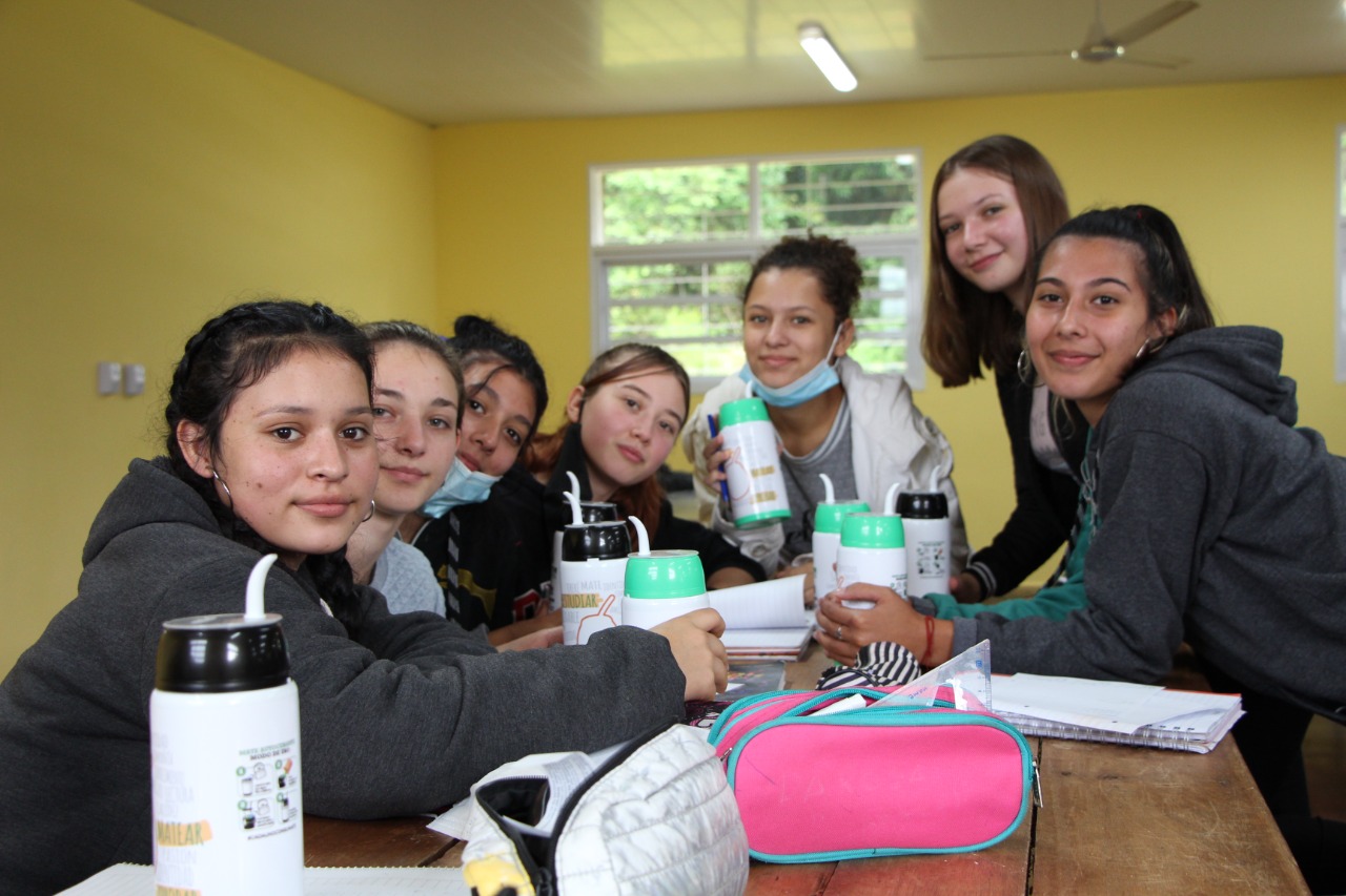 Mate en las Escuelas: alumnos de la EFA de Los Helechos
