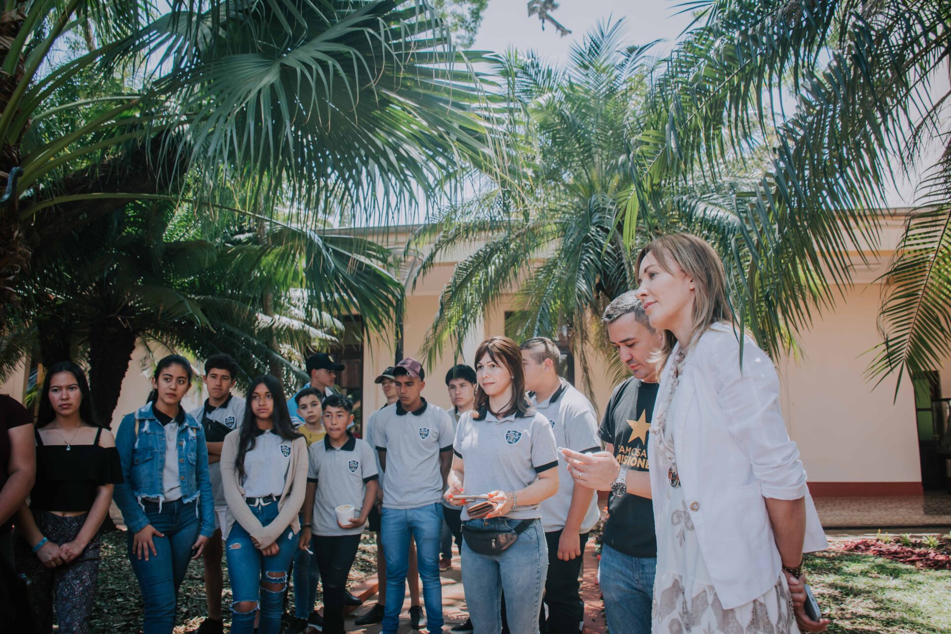 Estudiantes visitan la Casa de Gobierno | Se trata de alumnos y ...