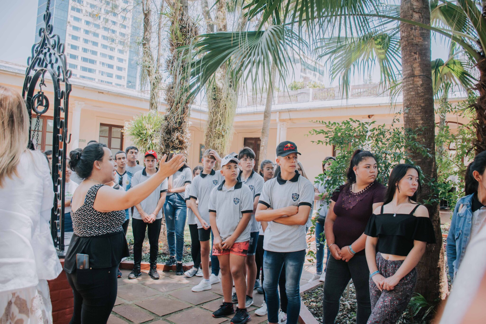 Estudiantes visitan la Casa de Gobierno | Se trata de alumnos y ...