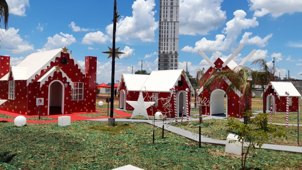 Parque Temático de la Navidad | Hoy encenderán las luces del arbolito ...