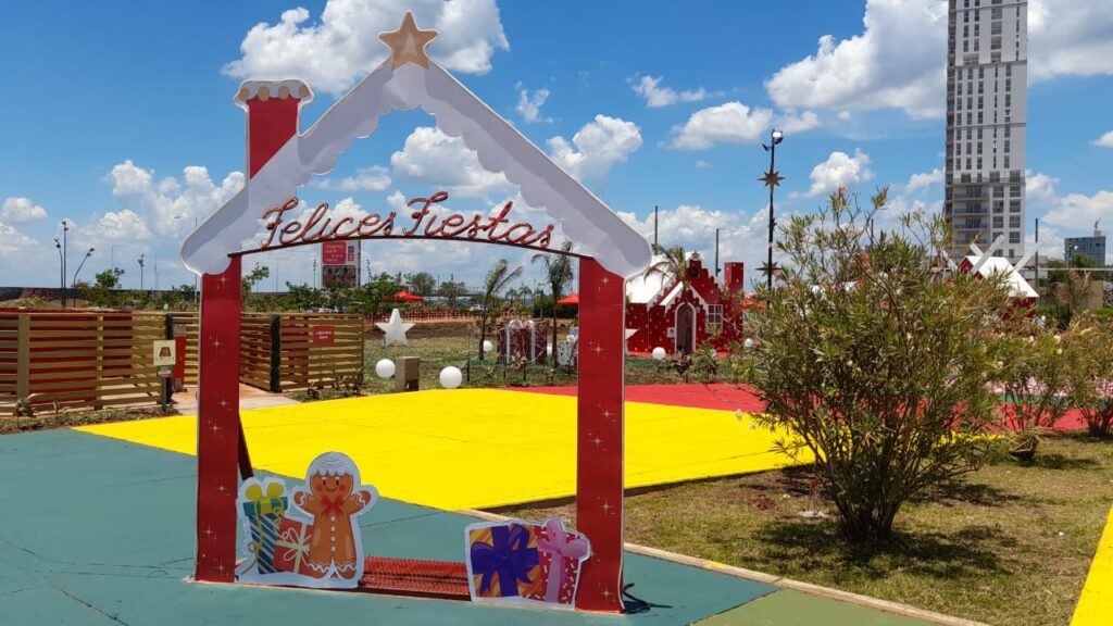 Parque Temático de la Navidad | Hoy encenderán las luces del arbolito ...