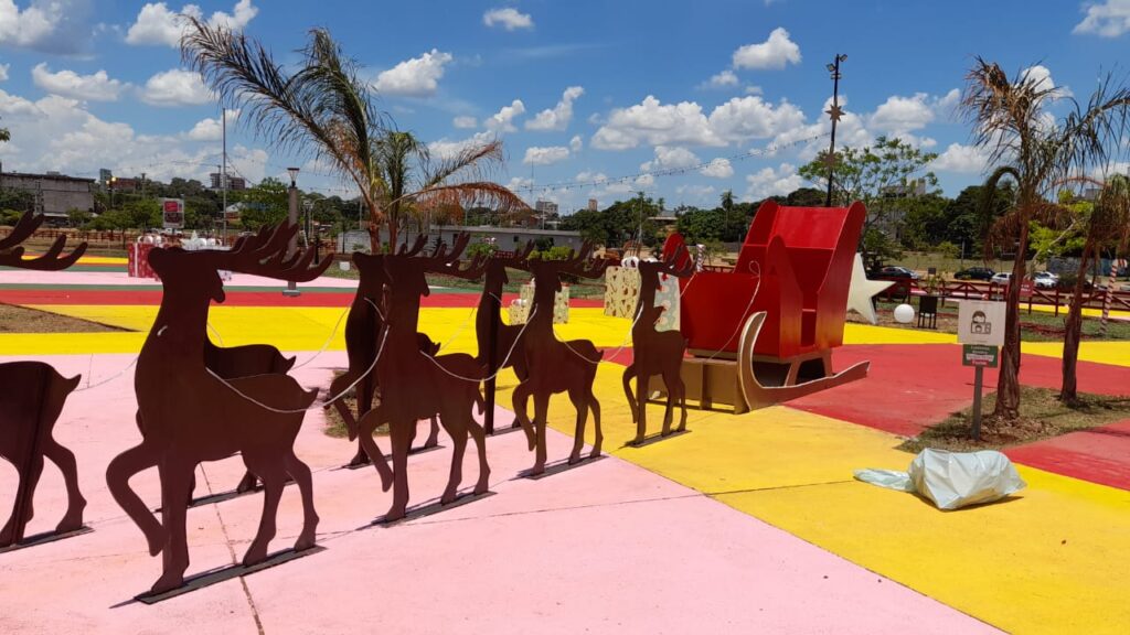 Parque Temático de la Navidad | Hoy encenderán las luces del arbolito ...