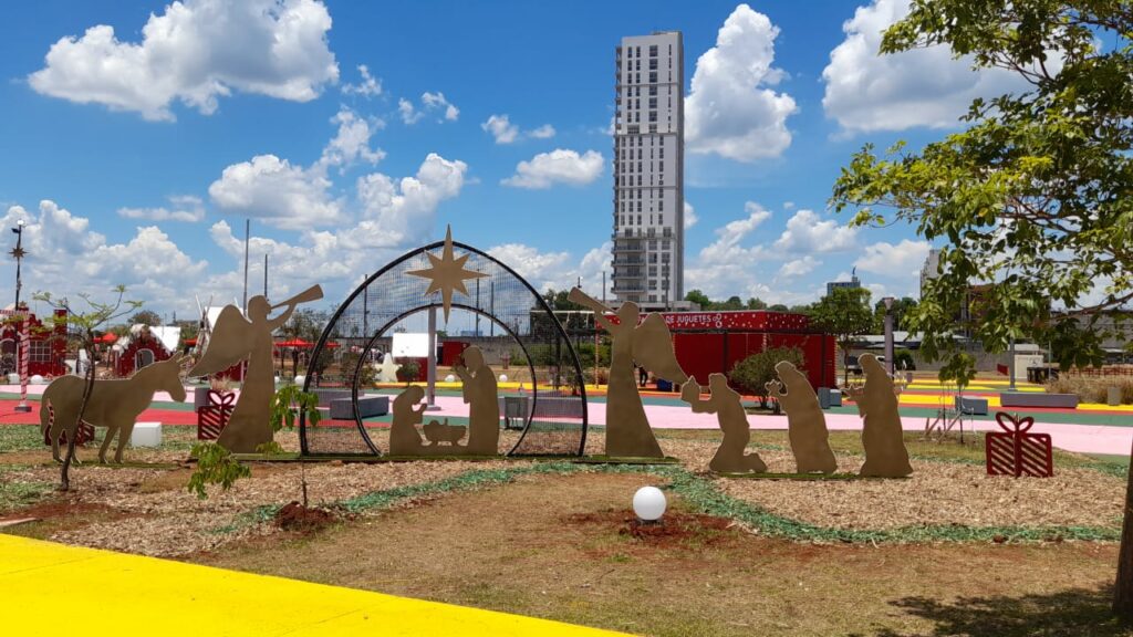 Parque Temático de la Navidad | Hoy encenderán las luces del arbolito ...