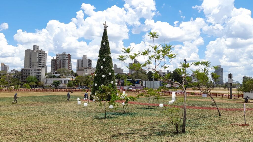 Parque Temático de la Navidad | Hoy encenderán las luces del arbolito ...