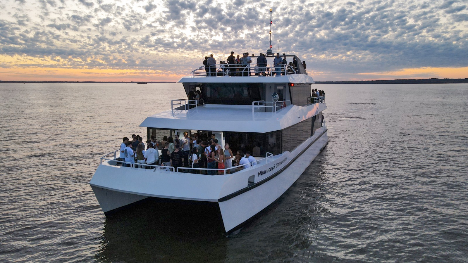 Vuelve el catamarán con sus paseos por el Río Paraná - MisionesOnline