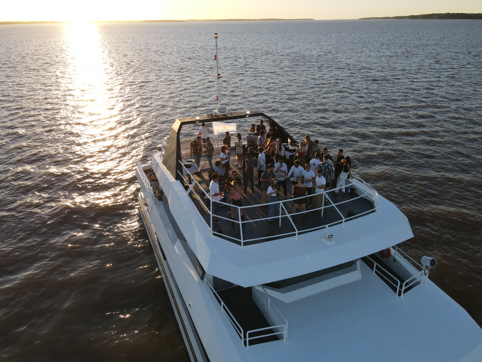 Vuelve el catamarán con sus paseos por el Río Paraná - MisionesOnline