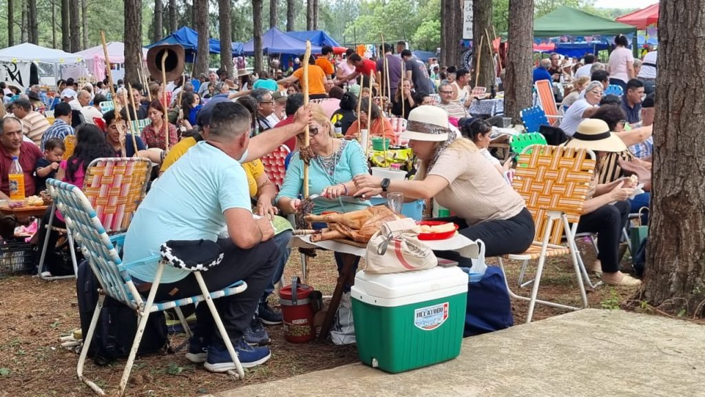 Bonpland | Más de 8 mil personas se reunieron en la Fiesta del Lechón ...