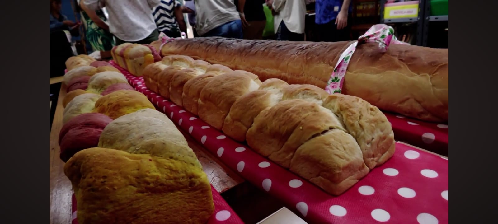 Panificado de dos metros y de colores: la Fiesta del Pan se realizó en ...