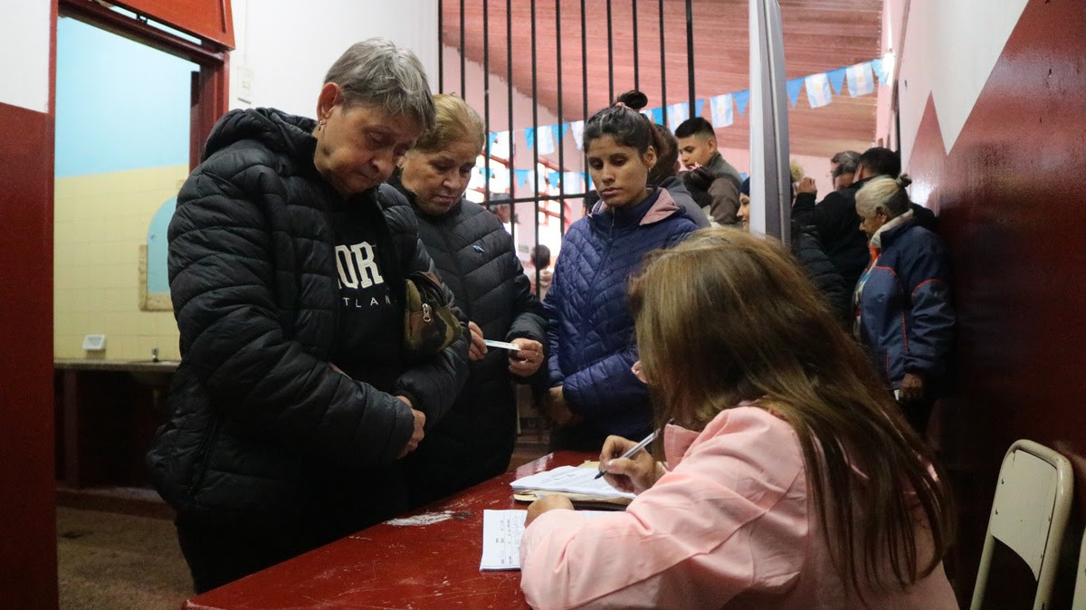 Más de 500 personas pasaron por el operativo integral en el CEP N° 8 de ...