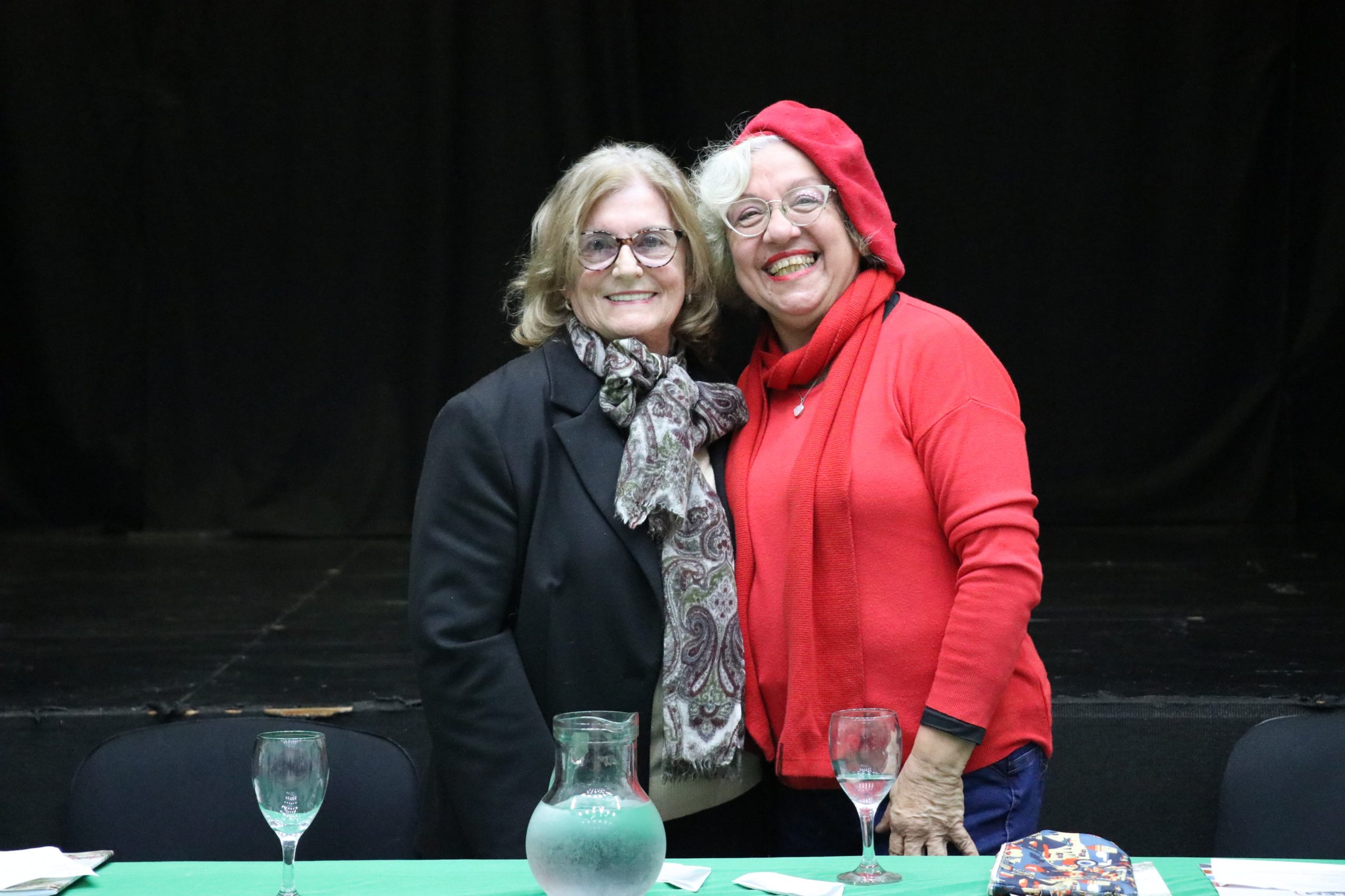 Alem | A sala llena, Norma Varela presentó su libro número 16 con una ...