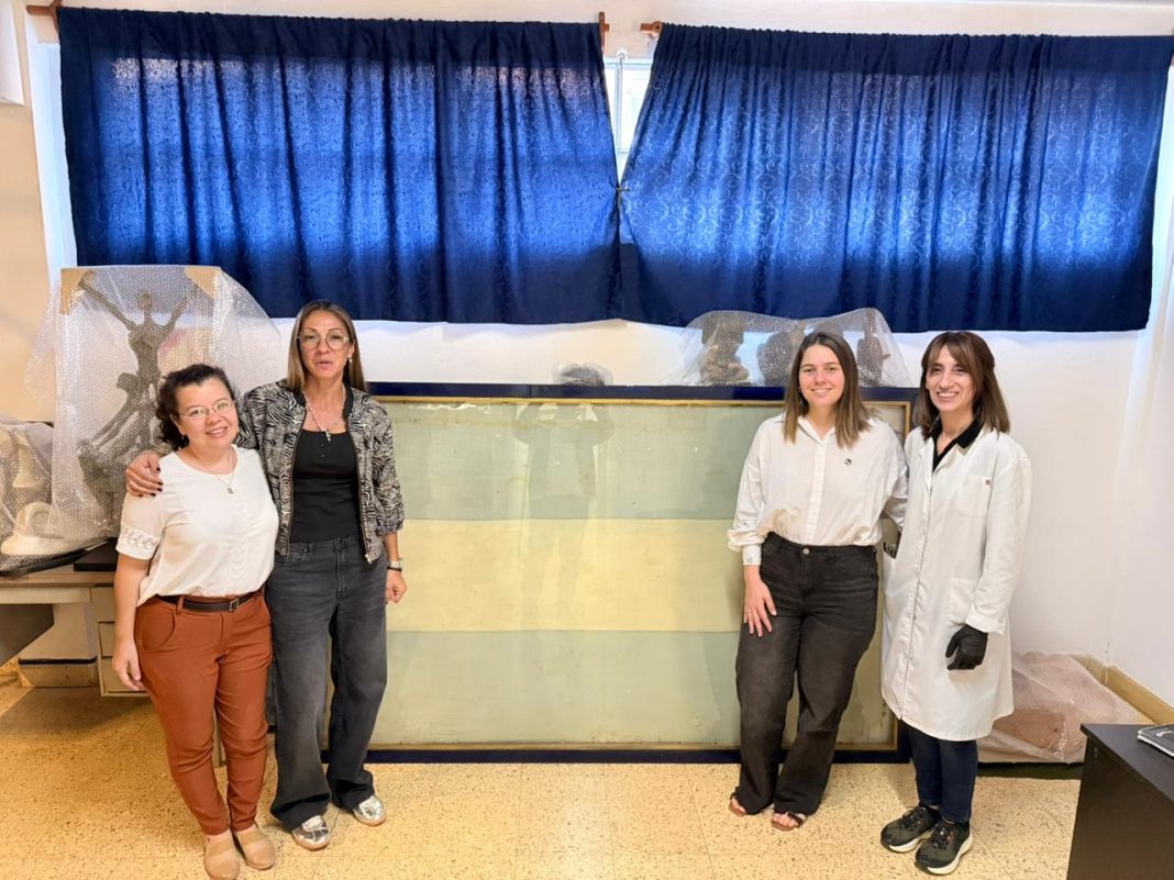 La primera bandera argentina que ondeó en Oberá se restaura en el museo ...