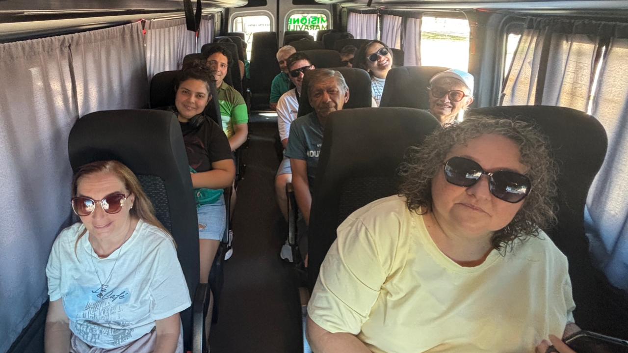 Salida a pleno: Misiones Maravilla partió con el minibus completo rumbo ...