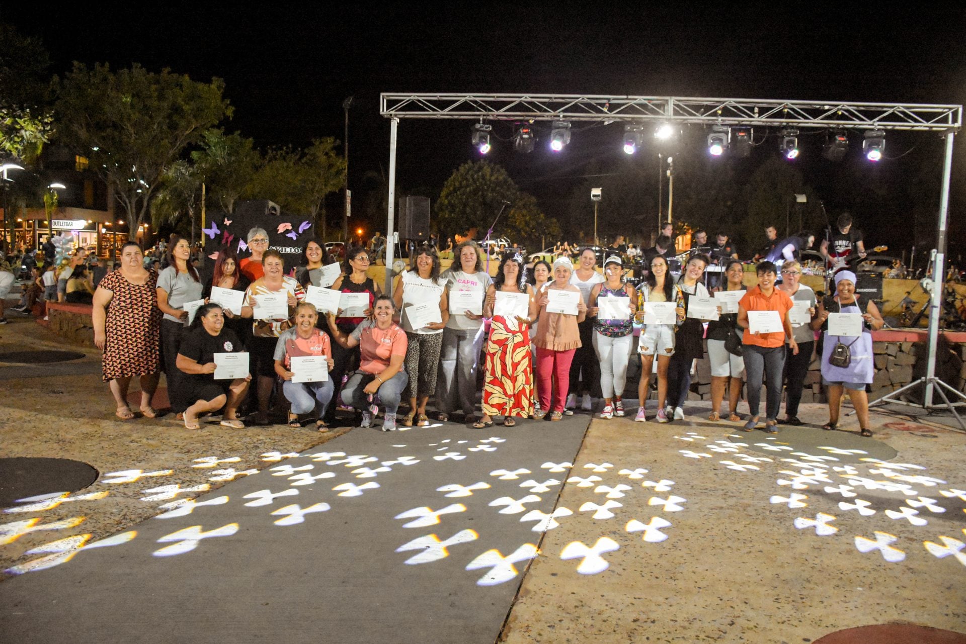Alem celebró el Día Internacional de la Mujer con música, danza y feria ...